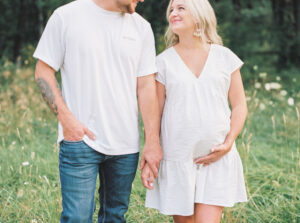 Beautiful Sunset Maternity Session for Maya & Mason ⎹ Oregon Maternity ...