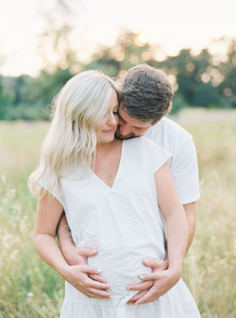 Beautiful Sunset Maternity Session for Maya & Mason ⎹ Oregon Maternity ...